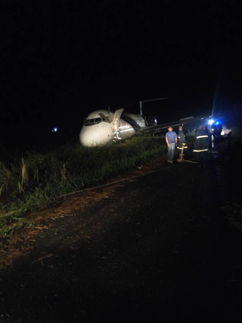 Breaking :Dana Air Crash Lands ,Overhoots Runway In Port Harcourt ( See ... Breaking :Dana Air Crash Lands ,Overhoots Runway In Port Harcourt ( See ...