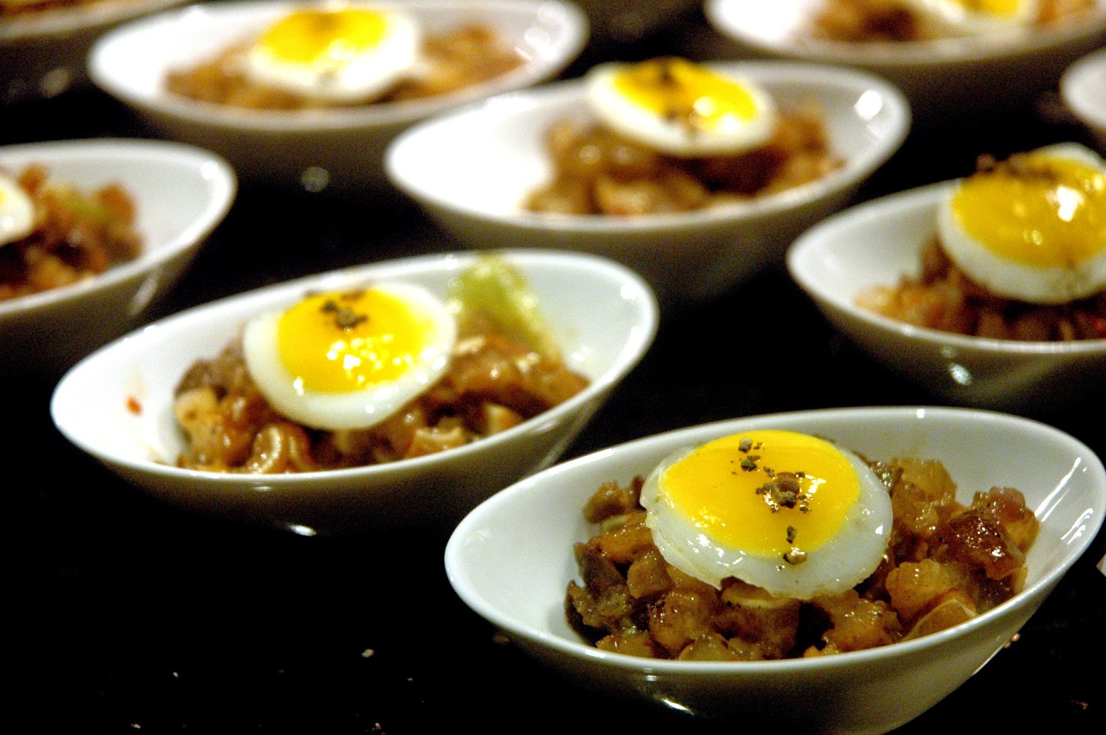 DUDE FOR FOOD: Cocktails, Bar Chow, and a Cool Vibe at The Gilarmi Lounge