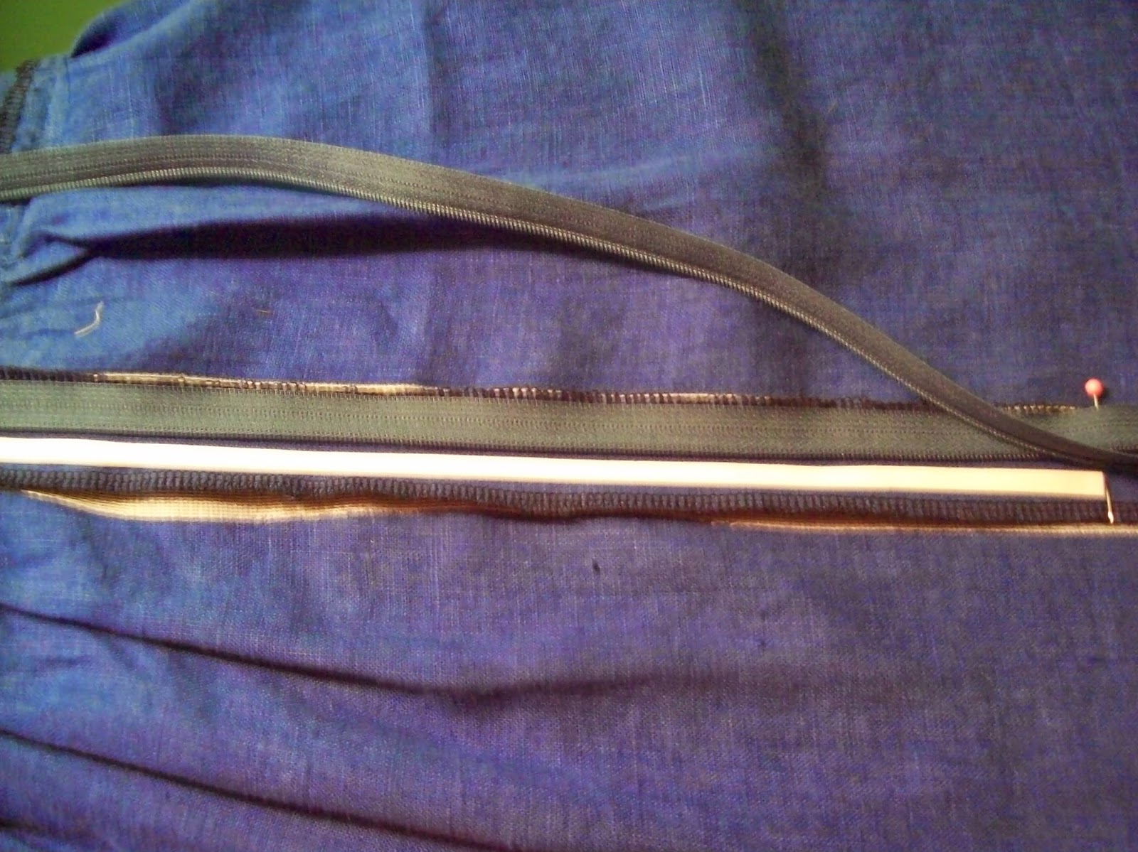 Burke Brewer: TUTORIAL: An Evenly Stitched Centered Zipper