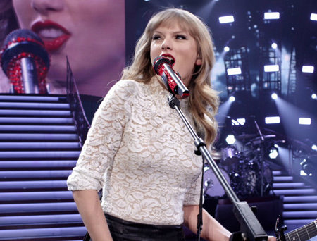 Watch The Music Video Of Red By Taylor Swift, Give Meaning To Love ...