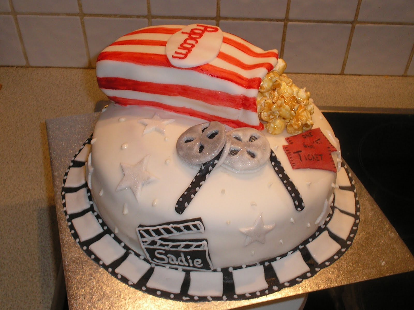 Nicky's Cakes: Cinema Cake
