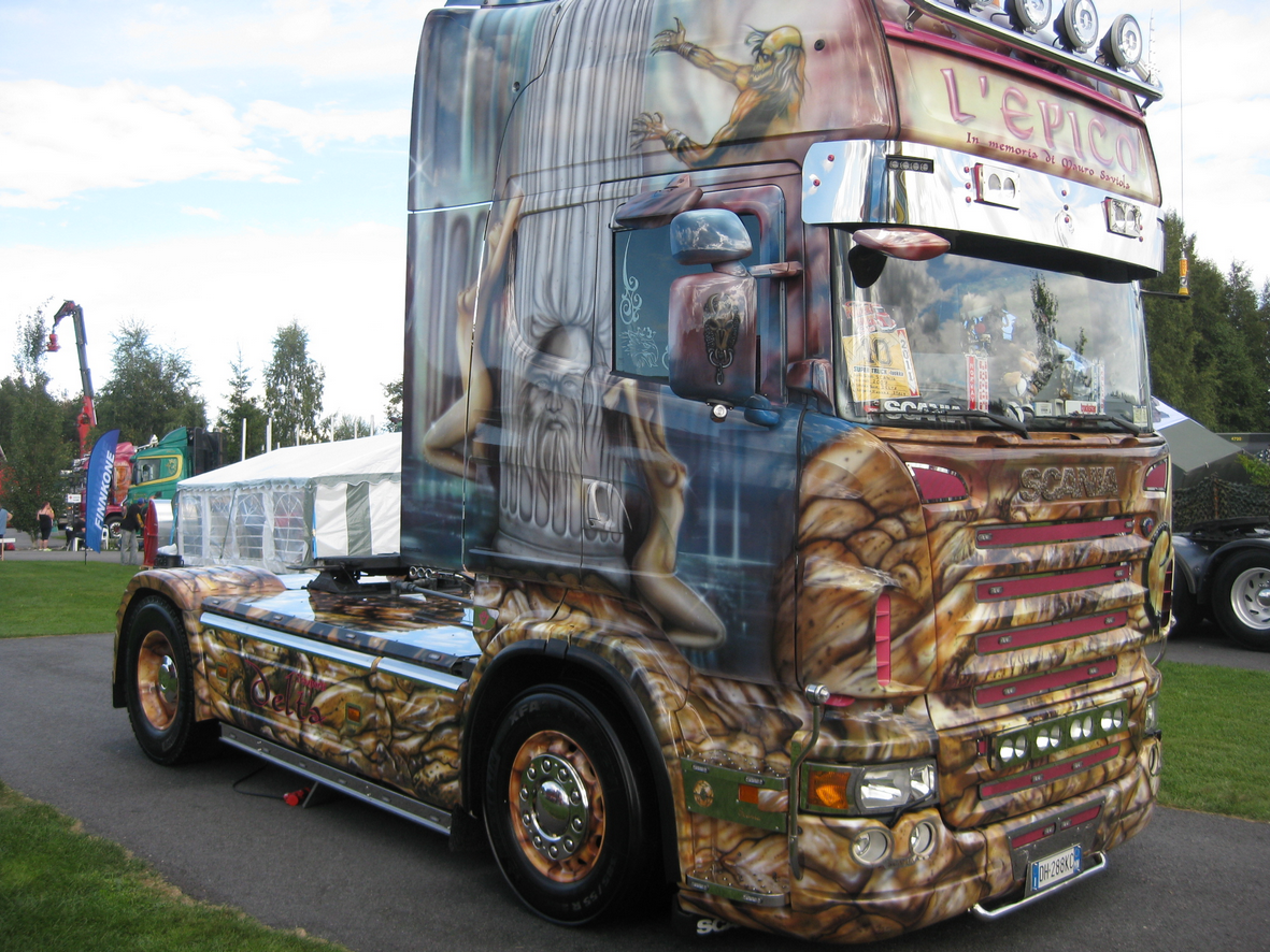 Brugte Lastbiler og Transportkøretøjer: Unikke Scania Lastbiler