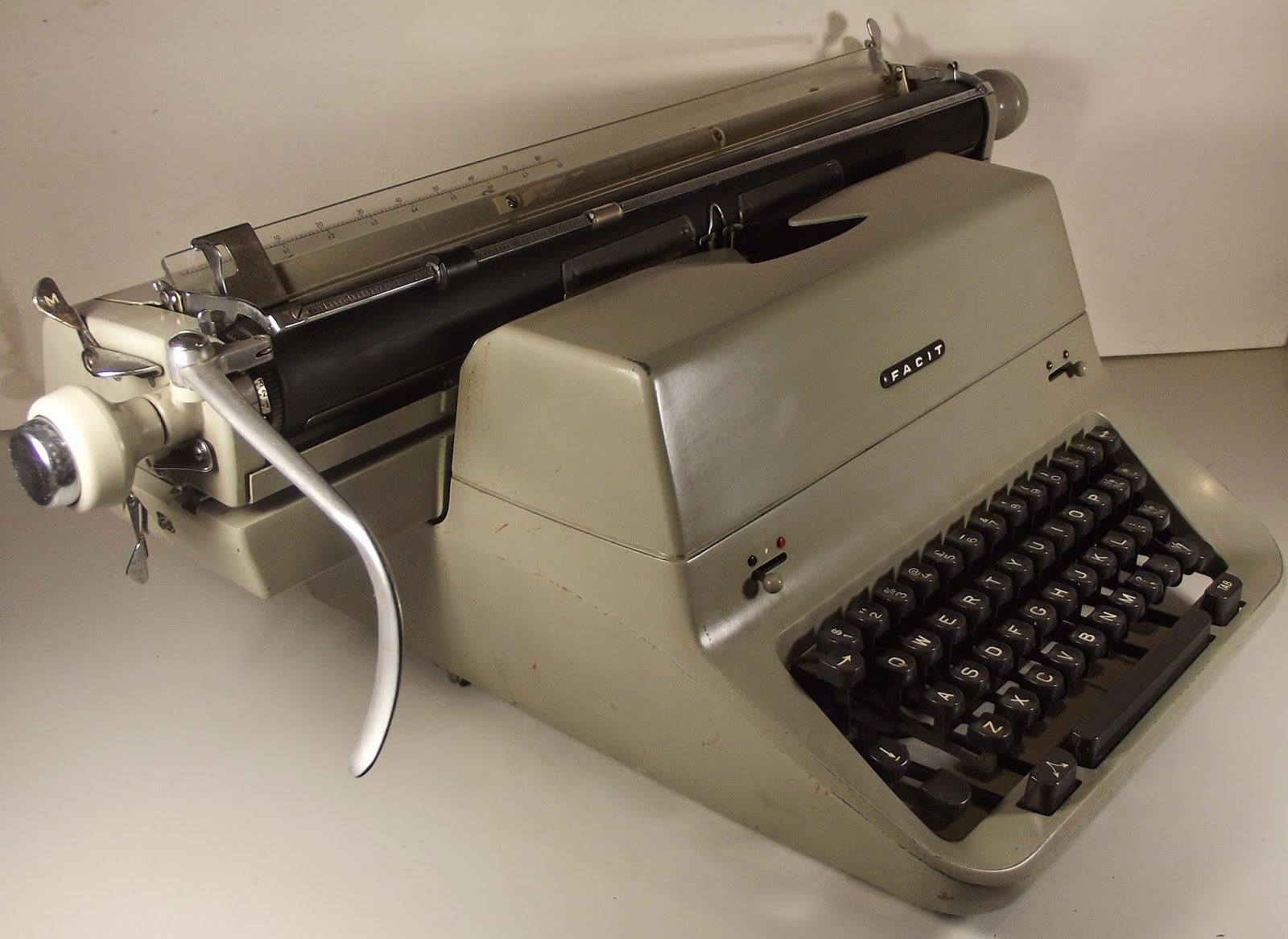 oz.Typewriter: Facit T2 Standard Typewriter