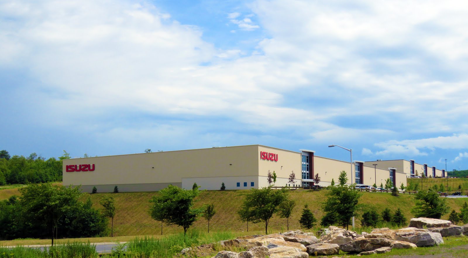 Commercial Truck Success Blog: ISUZU OPENS WORLD-CLASS CENTER OF ...
