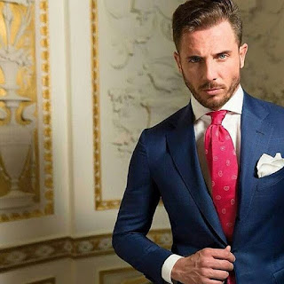 Clase, elegancia y distinción: LA CORBATA ROJA