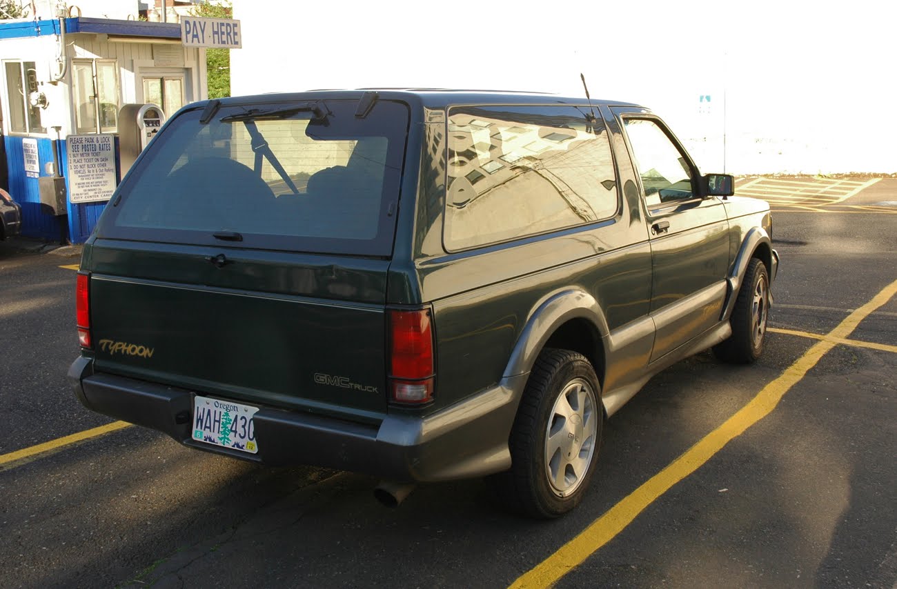 OLD PARKED CARS.: Labor Day Bonus: 1992 GMC Typhoon.