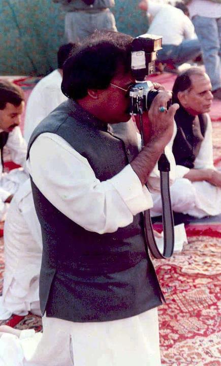 Altaf Hussain Becomes Photographer After Singer ~ Asif Zardari Bhutto