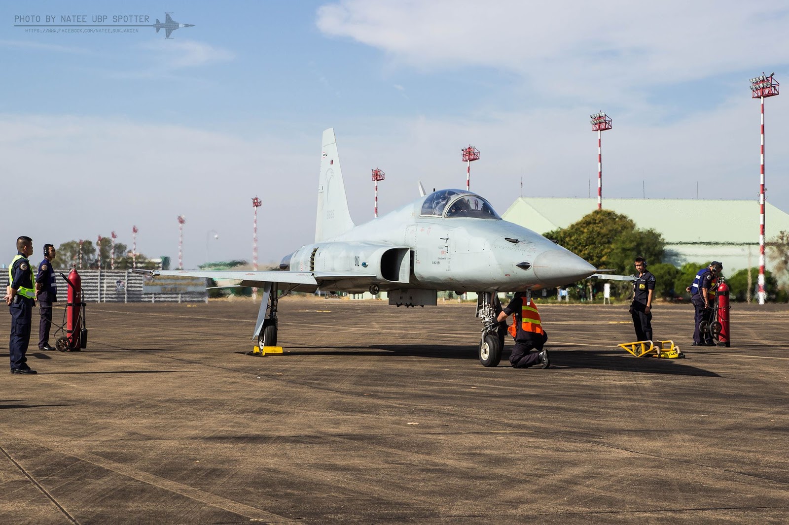THAIDEFENSE-NEWS: ภาพถ่ายสวยๆ ของ F-5T Tigris