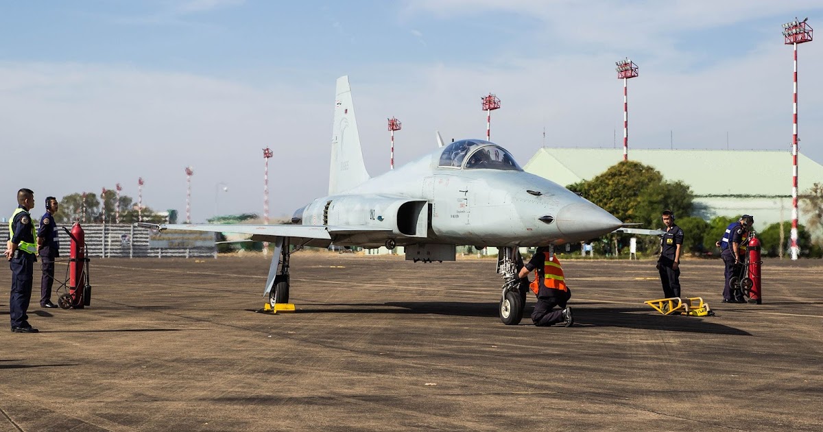 THAIDEFENSE-NEWS: ภาพถ่ายสวยๆ ของ F-5T Tigris