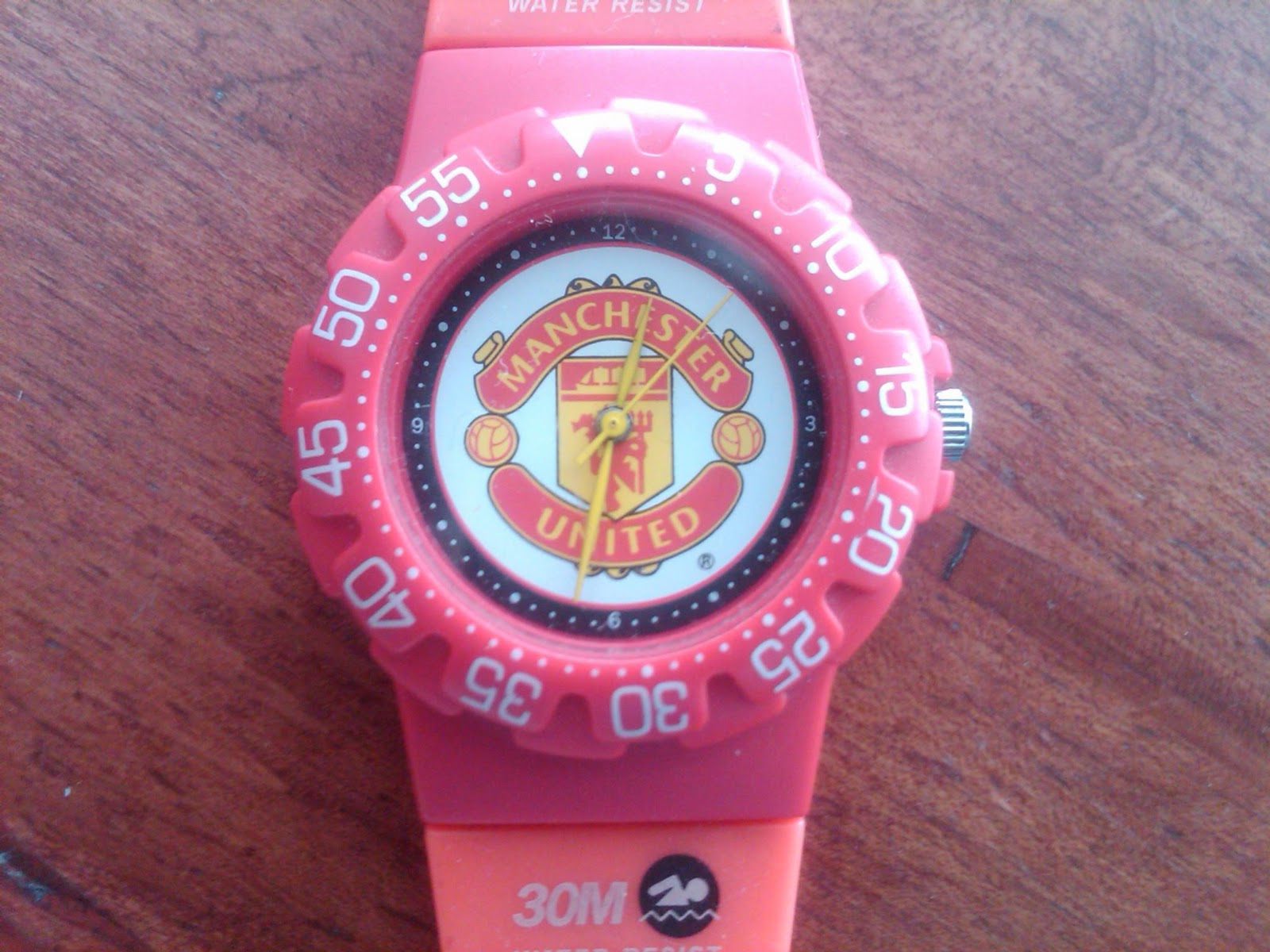 Branded n Vintage Lovers: Manchester United Watch
