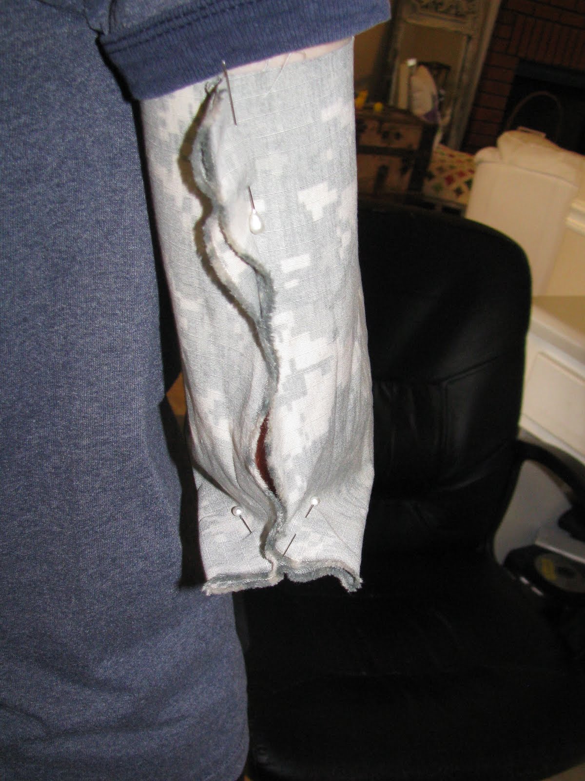 Very Verdant: Arm Sling Tutorial - Hopefully You'll Never Need To Use It