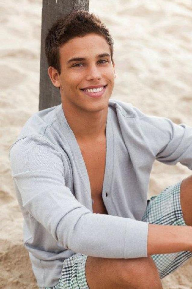 P9 World : Jonathan Couto