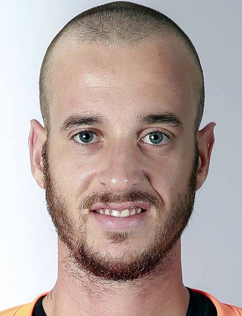 AARON ESCANDELL GRANADA