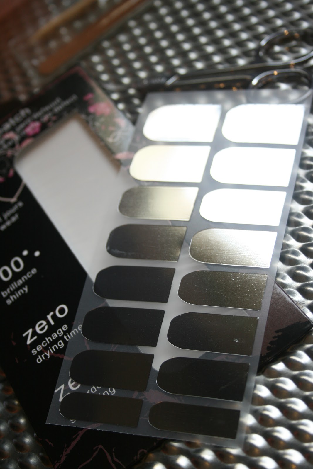 Catwalk Glam: Review: Nail Patch Art