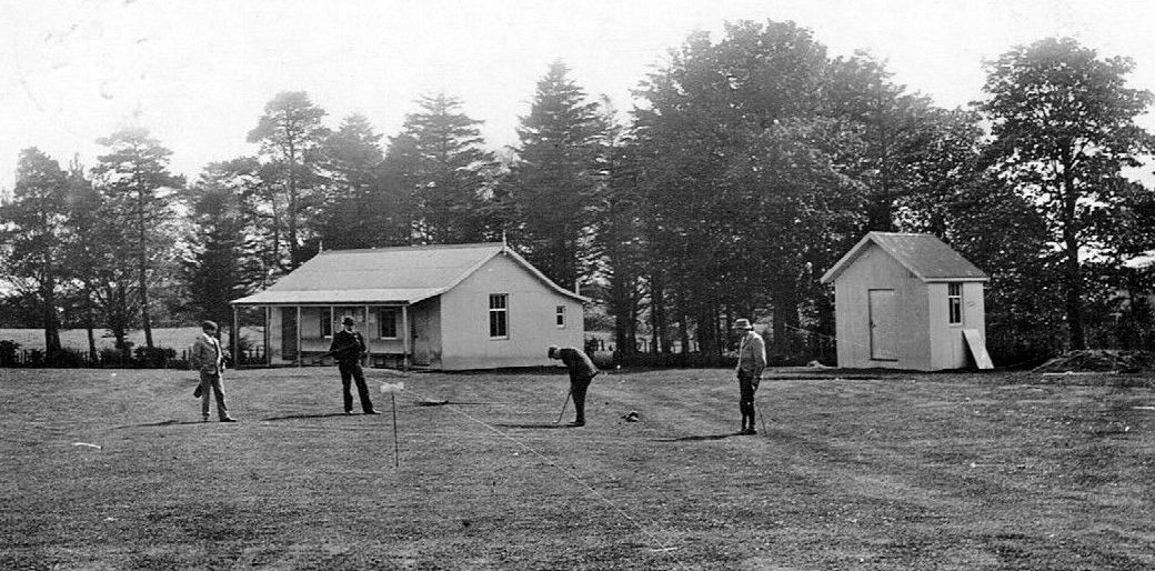 Tour Scotland: Old Photograph Golf Course Strathaven Scotland