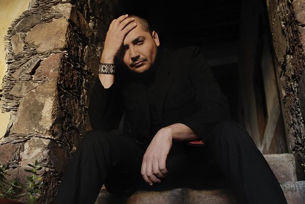 LaFarandula.com: REYLI SIGUE EN LAS ANDADAS