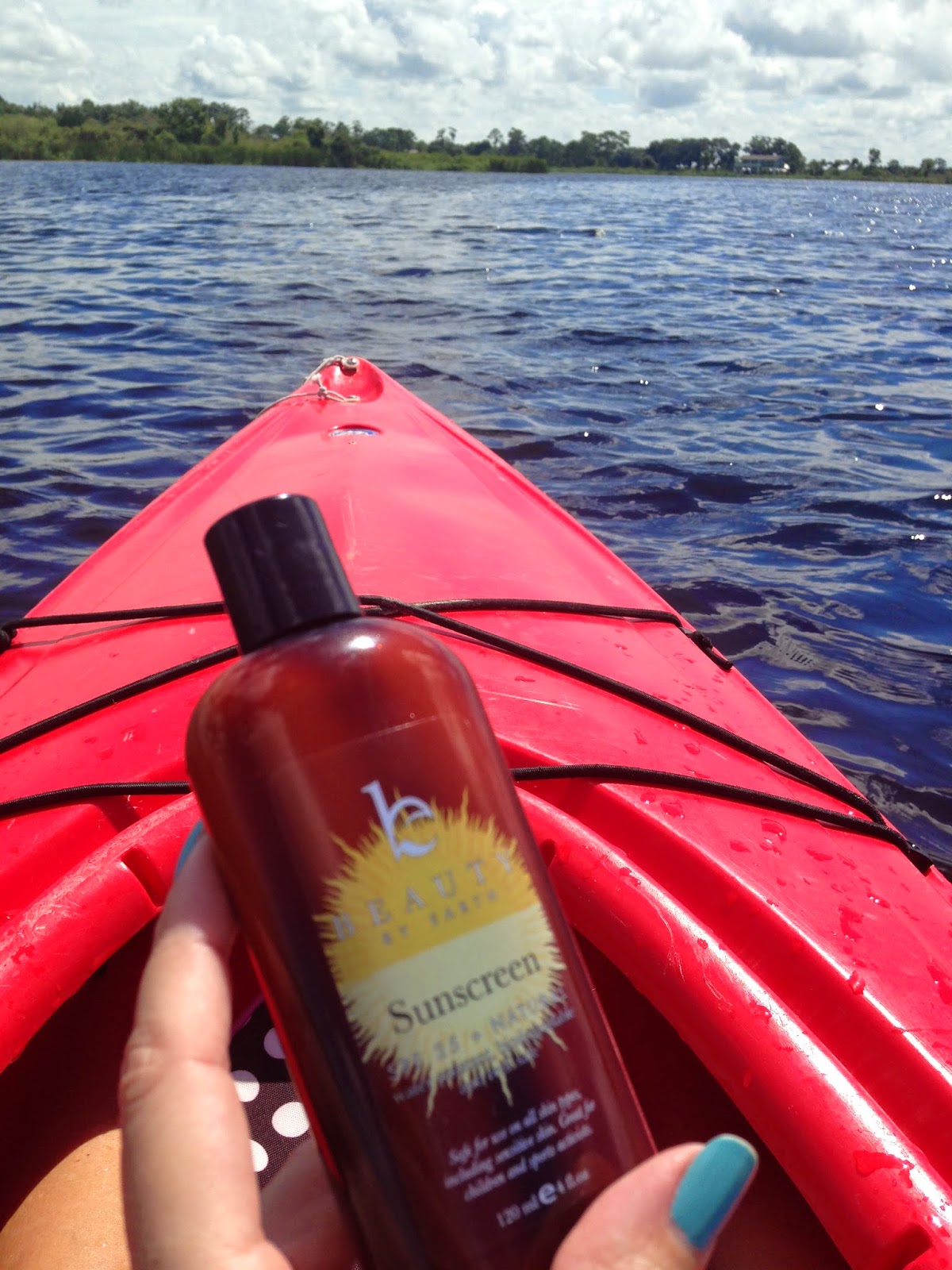 Beauty by Earth Sunscreen SPF 25 Review + Giveaway