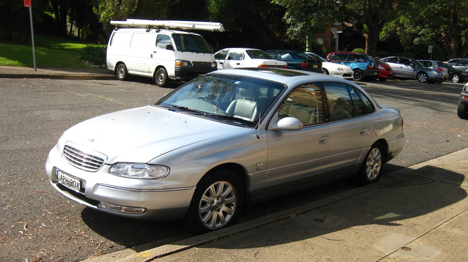 Aussie Old Parked Cars: 2000 Holden WH Statesman