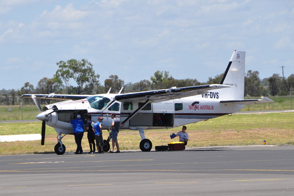 Central Queensland Plane Spotting: Australia Skydive (Skydive the Beach ...