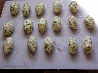 zsuzsa is in the kitchen: POTATO CROQUETTES – KRUMPLI KROKETT