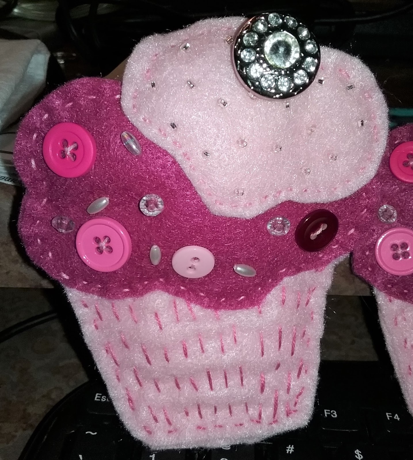 Butterfly of Four : Felt Cupcakes - Free Patterns and Tutorial