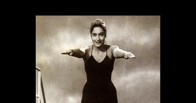 Bollywood Old Actress Nutan Bikini Stills