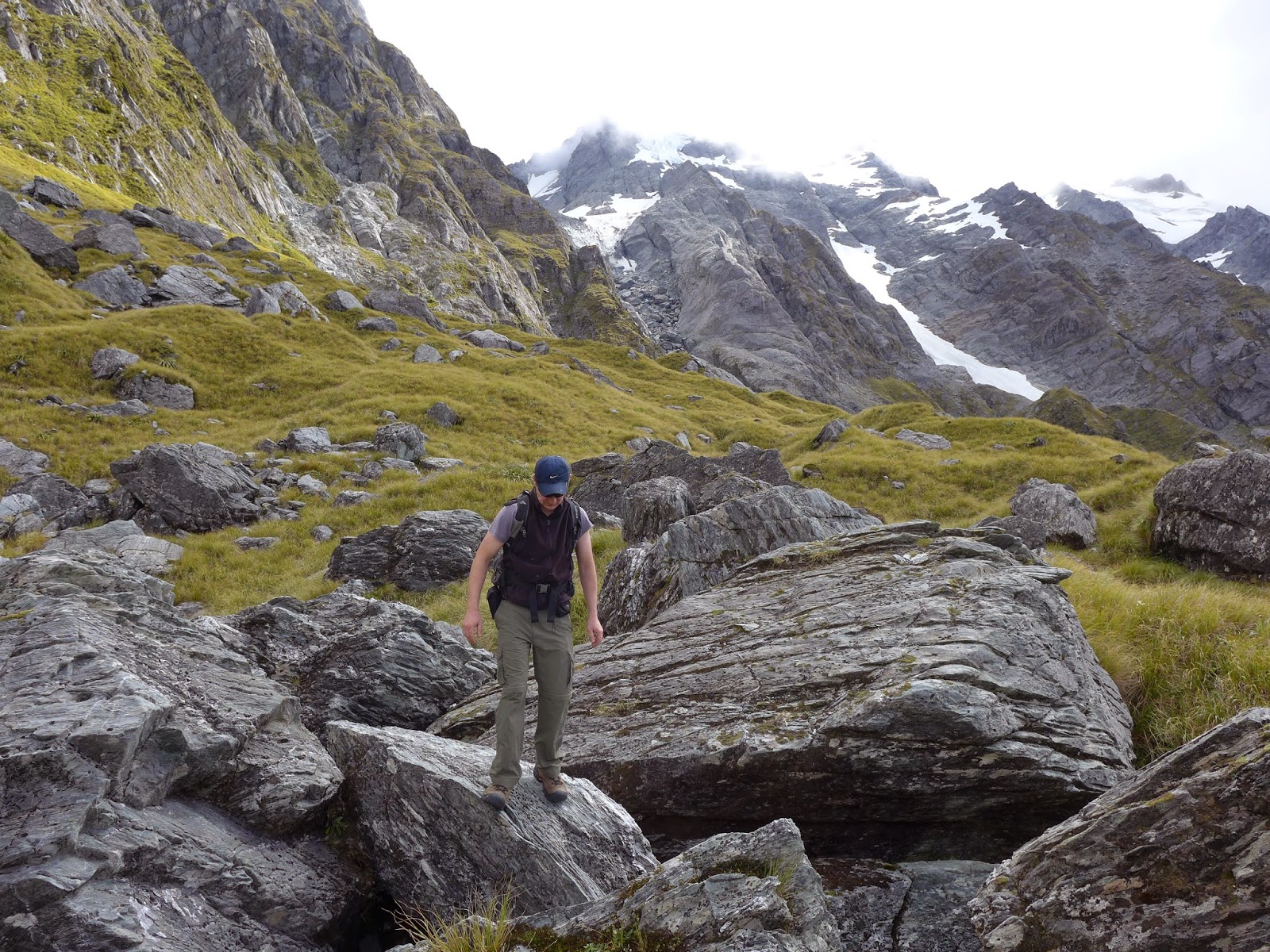 Wazza's Wanderers : Whymper Hut, Whataroa Valley.