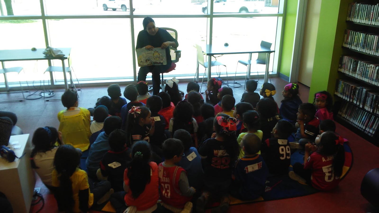 Stanaker Neighborhood Library: April 2017