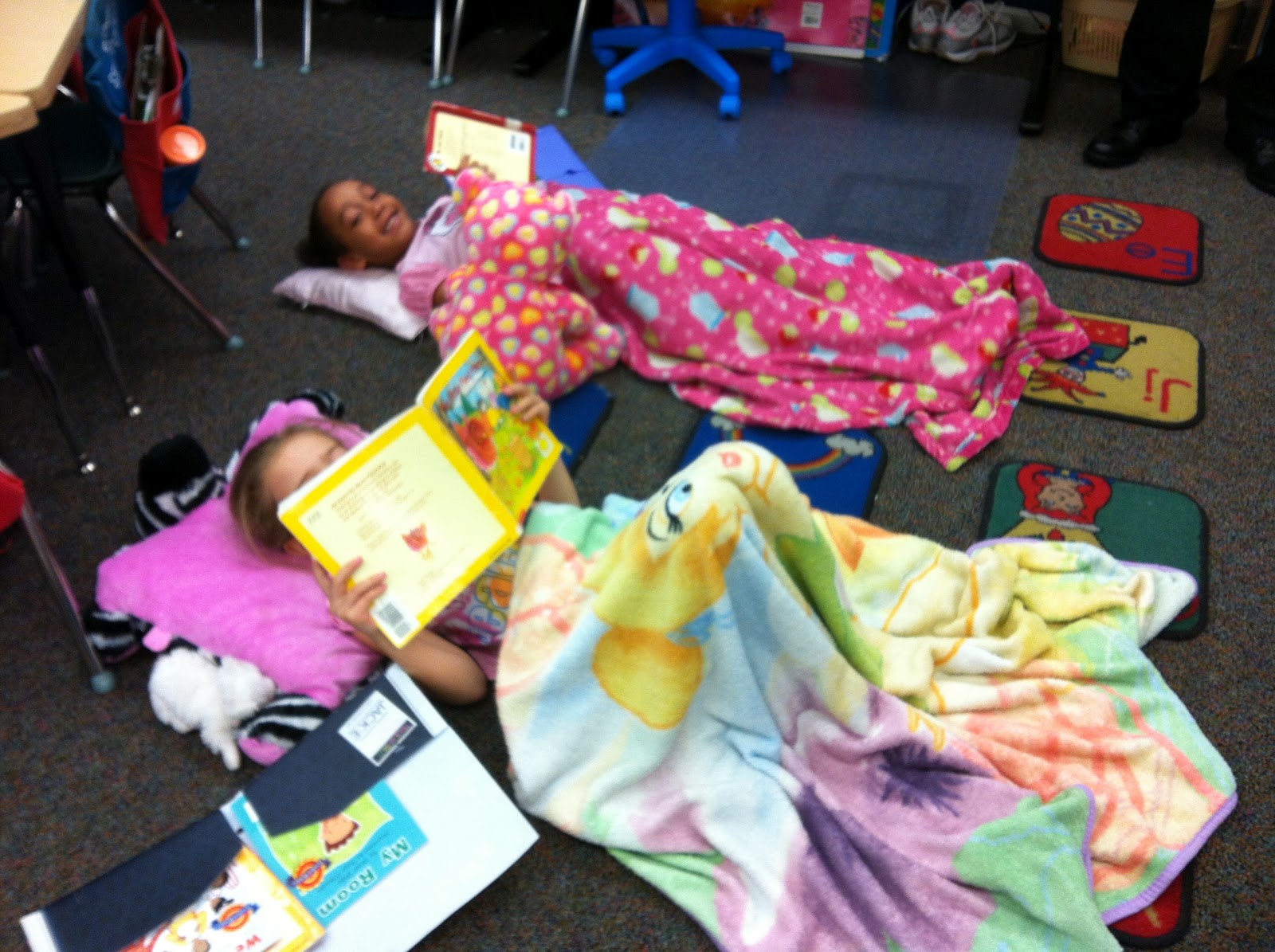 Mrs. Doiron's Kindergarten Class: Literacy Week 2012: School Wide ...