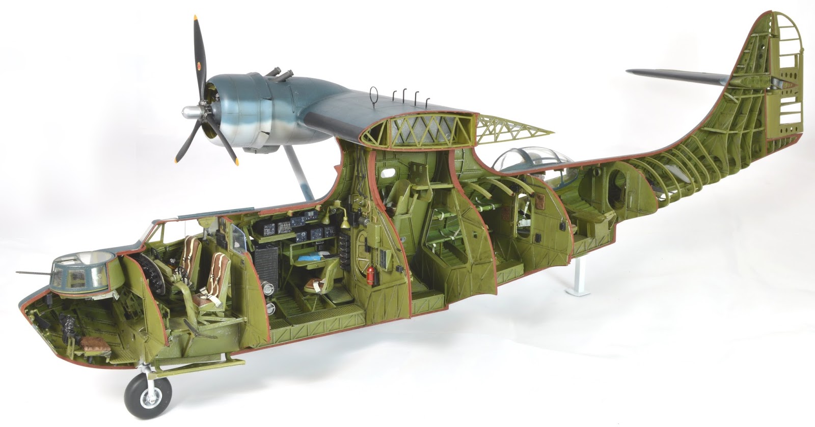 BoweModels: HPH Models 1/32 PBY-5A Catalina (Cutaway)