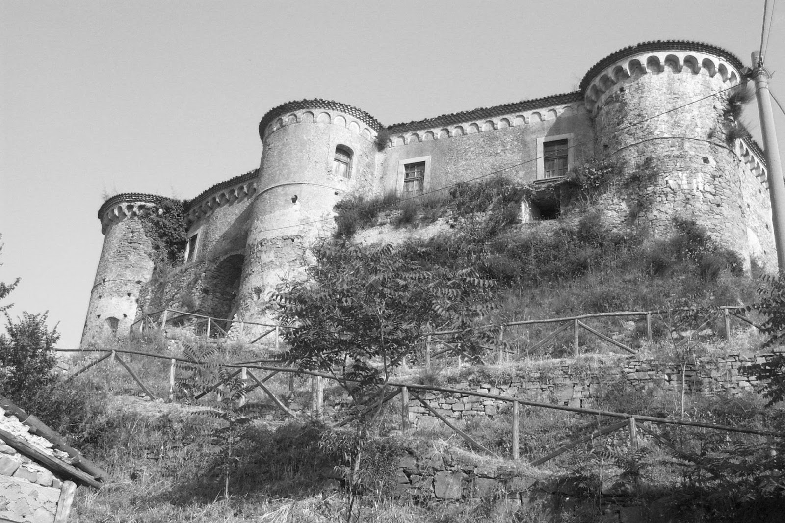 INVENI PORTUM • il blog di Alfonso Cernelli: Il restauro del castello ...