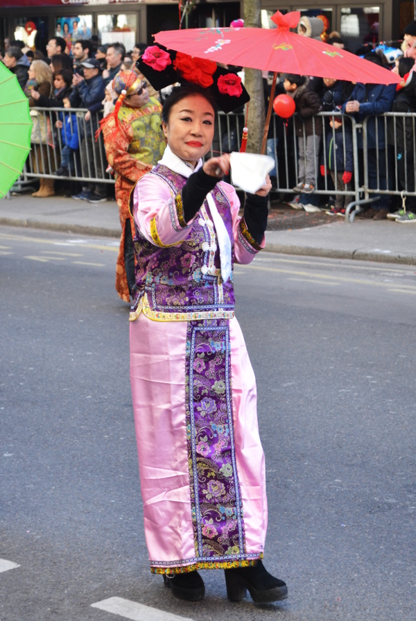 Art et glam: Les plus beaux costumes traditionnels du défilé du Nouvel ...