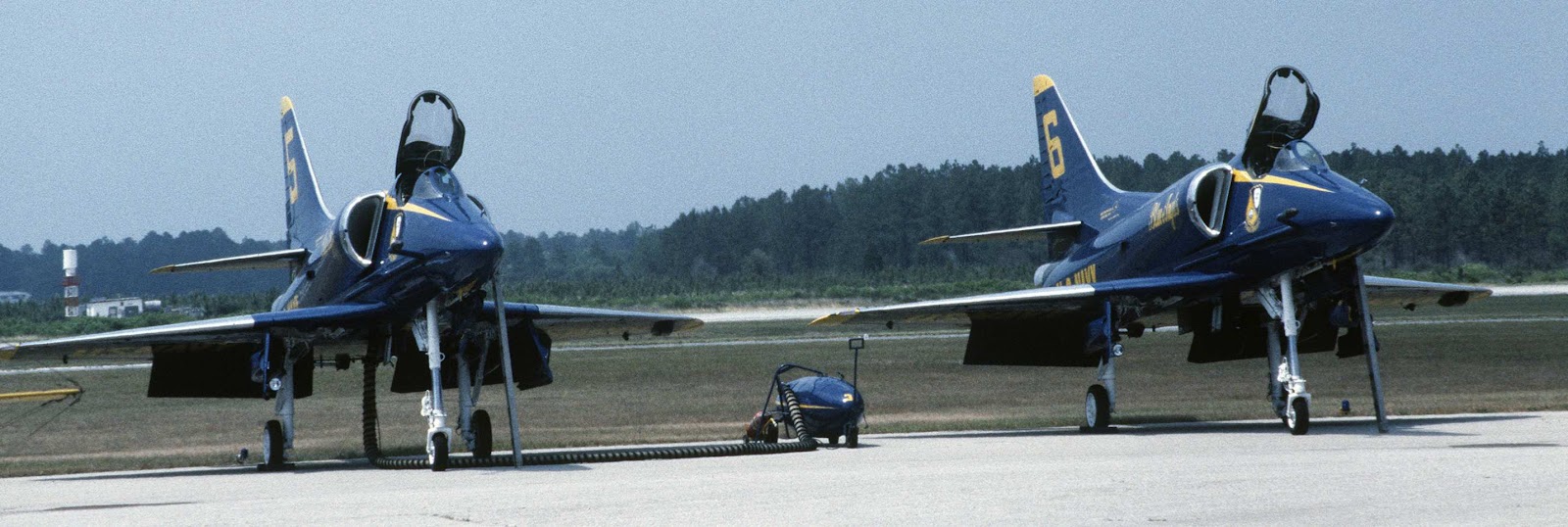 U.S. Navy Aircraft History: Portable Air-Start Cart