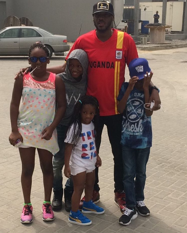 Cute photo of 2face Idibia and his children
