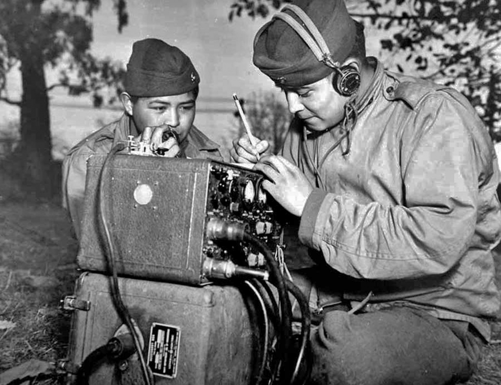 White Wolf : Native American WWII Hero Gilbert Horn Who Served As “Code ...