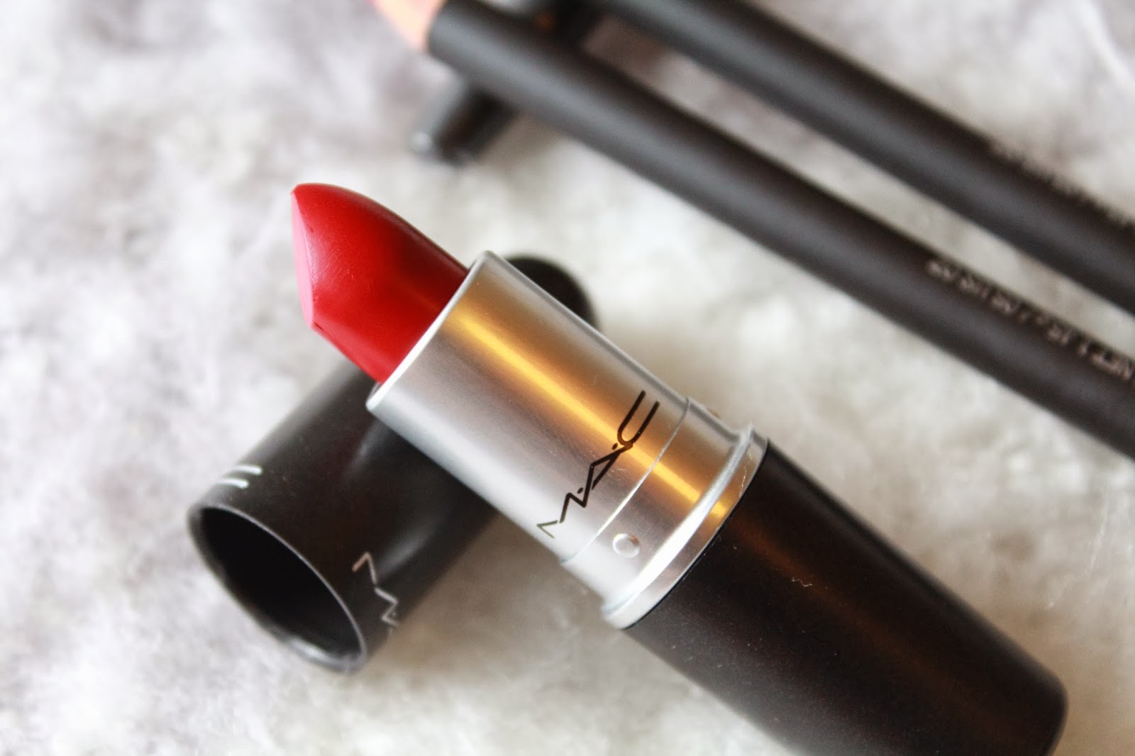 Mac Cherry Lip Liner Russian Red