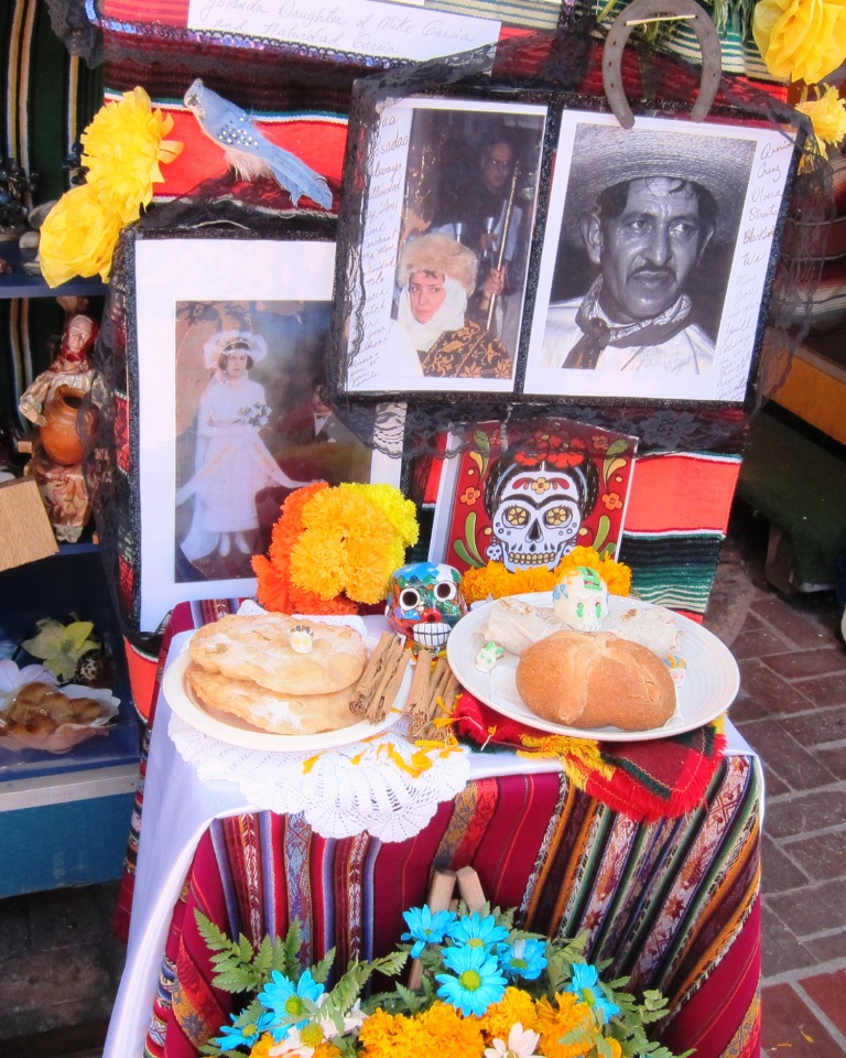 Doves Today: This year's Pan de Muerto