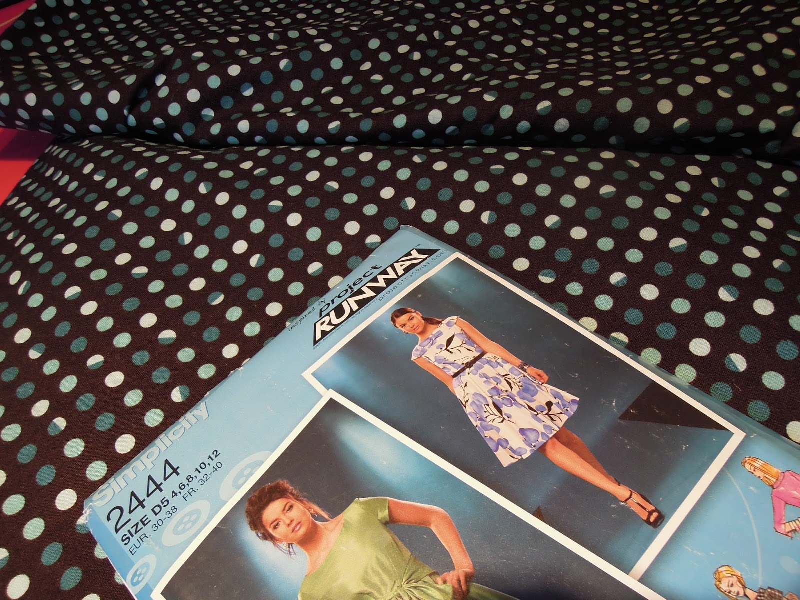 Dividing Vintage Moments : First Dress Simplicity 2444