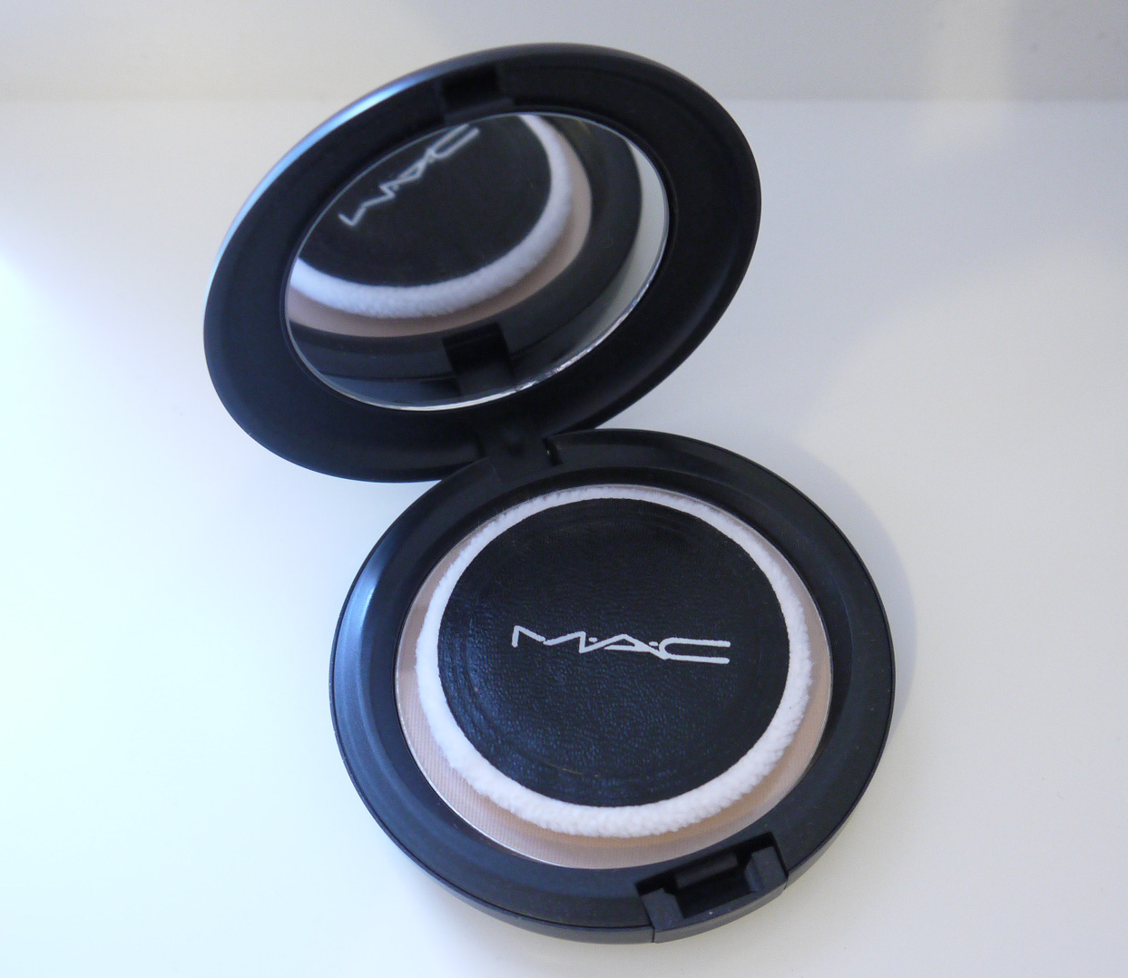 Mac blot powder/pressed for dry skin, review - mproom