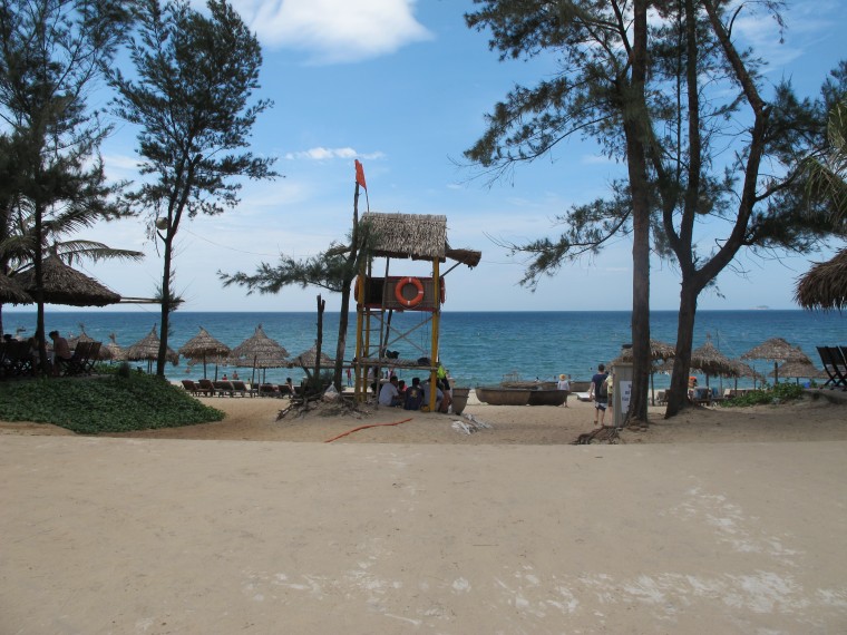 Xin chao!: Vietnam beautiful beaches, islands and bays