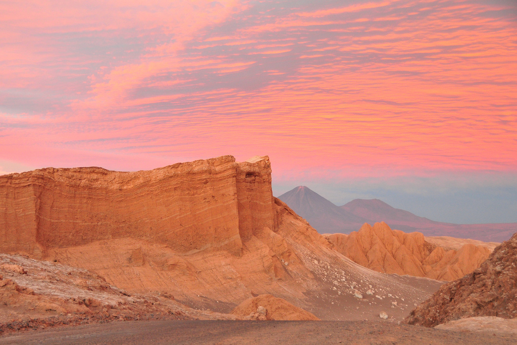 Alam Mengembang Jadi Guru: Awan Merah Jambu (Pink Clouds)