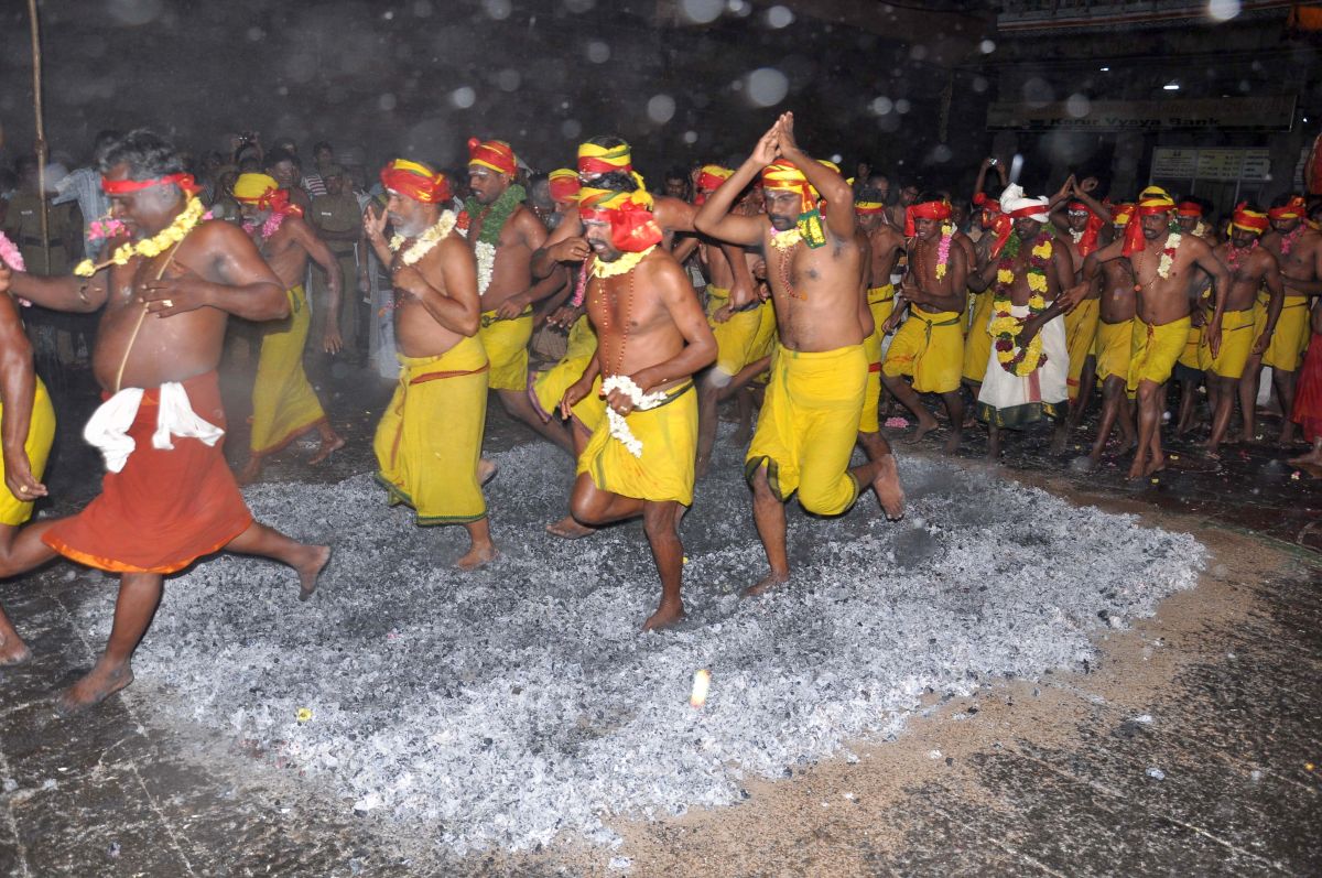 Shakti Fire Walking 2013 - ARUNACHALA GRACE