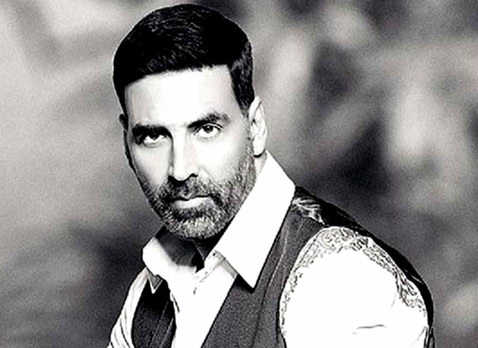 AKSHAY KUMAR TURNS REAL LIFE HERO FOR MANY!