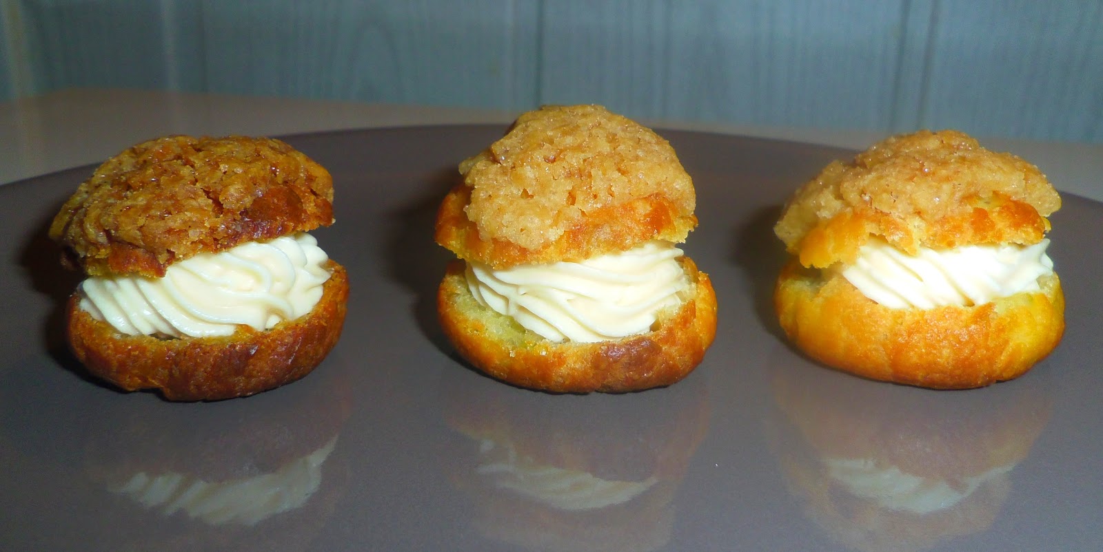 Blandinde fait son blog: Petits choux craquelins fourrés à la crème ...