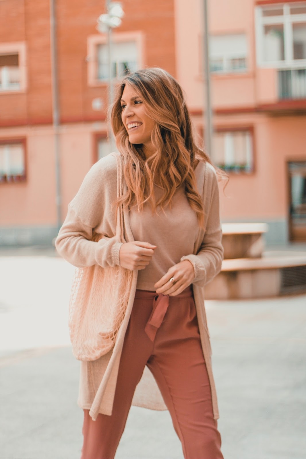 Pantalones fluídos para looks relajados - Mi tacón de quita y pon