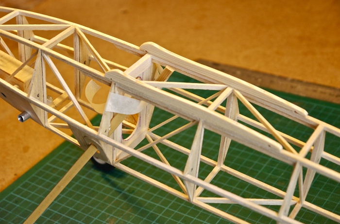 Free Flight -Vintage model airplane- cars-model retro avion et voiture ...