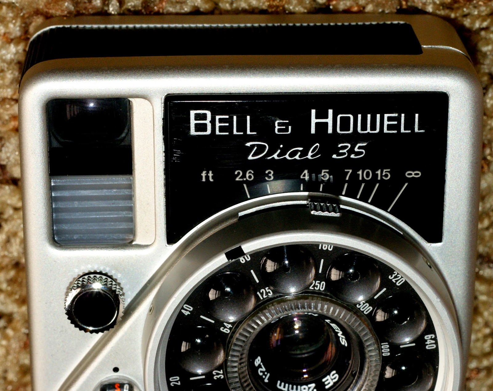 The Chens: The User's Review: Bell & Howell DIal 35 (= Canon Dial 35 2 ...