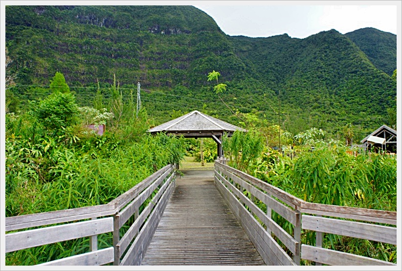 Une Lorraine à l'Île de la Réunion: TAKAMAKA à la Réunion (4/8) Aire de ...