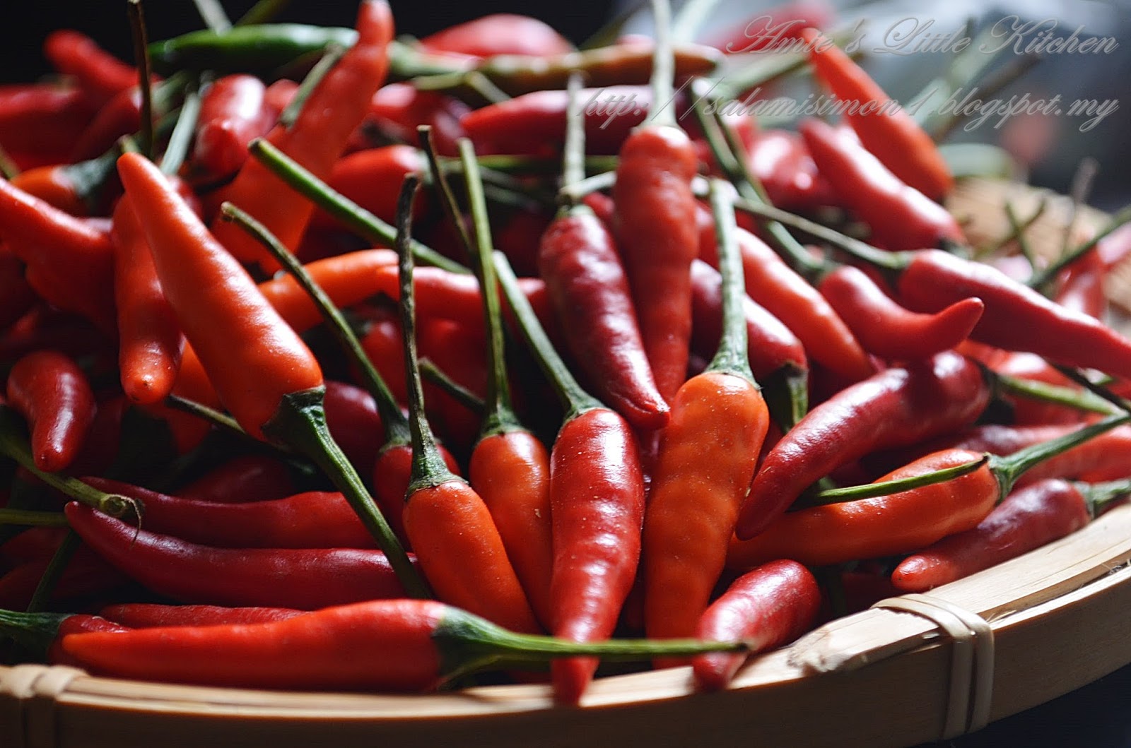 Siapa Yang Makan Cili, Dia Akan Terasa Pedasnya: Cili Oh! Cili Padi ...