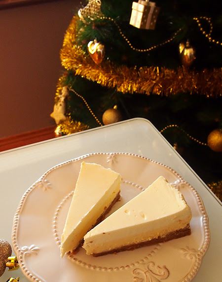 Cheesecake s preljevom od kiselog vrhnja | Happiness is Homemade
